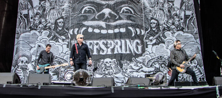 View of The Offspring band members on stage - credits The Offspring ...